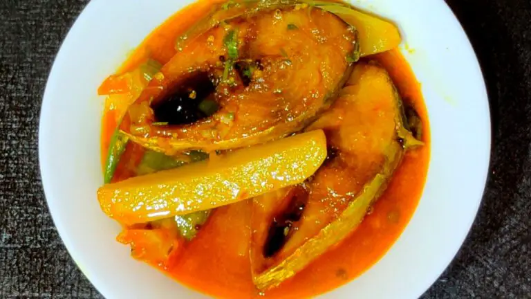 Ilish Macher Jhol Recipe | Hilsa Fish Curry | Mitar Cooking