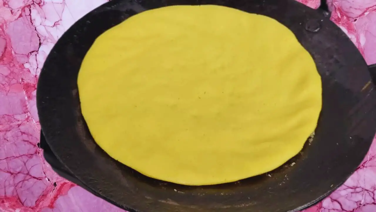 Makki Ki Roti Recipe | Mitar Cooking