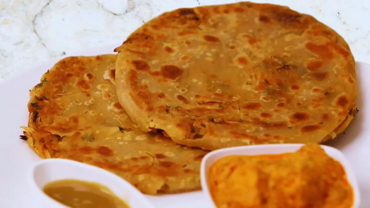 Onion Paratha Recipe | Mitar Cooking